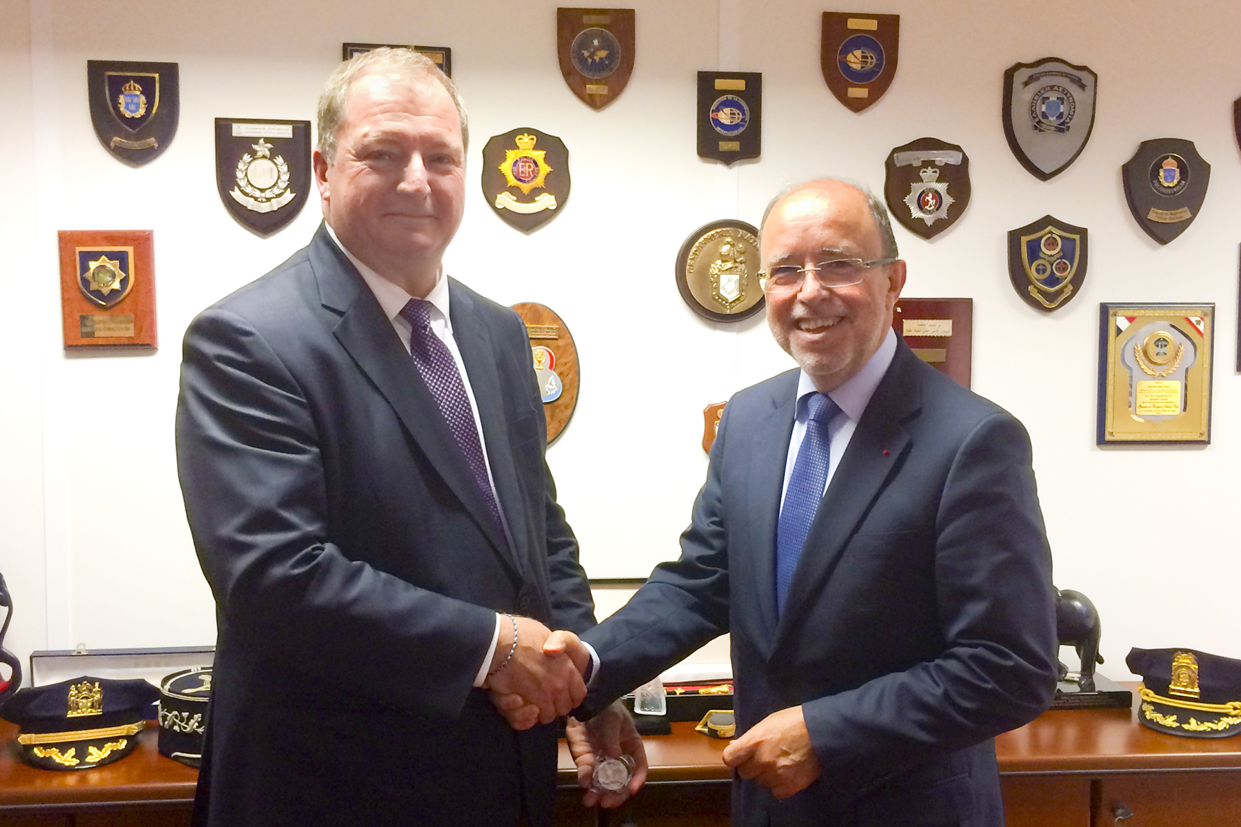 Entretien de courtoisie entre le président de FRANCOPOL (M. Émile Pérez ...